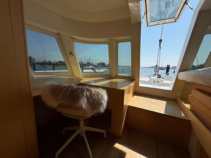 Kieler Woche Auf Luxuskatamaran - Strande