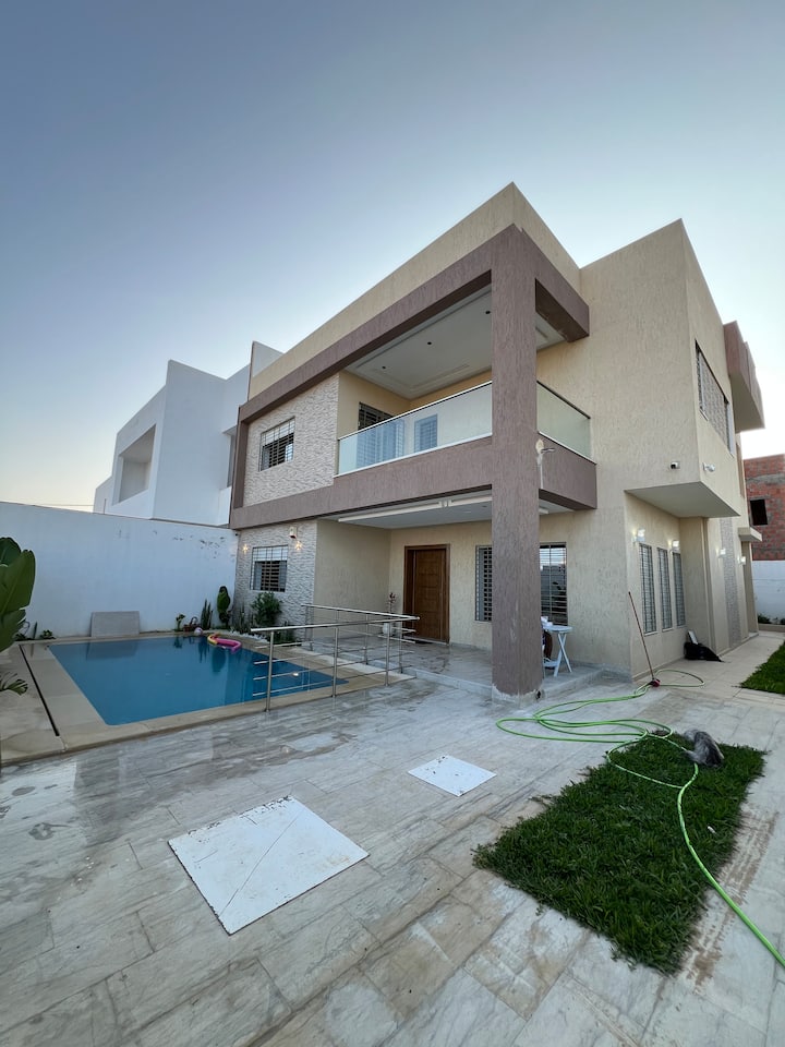 Luxury Villa With A Pool - Hammamet