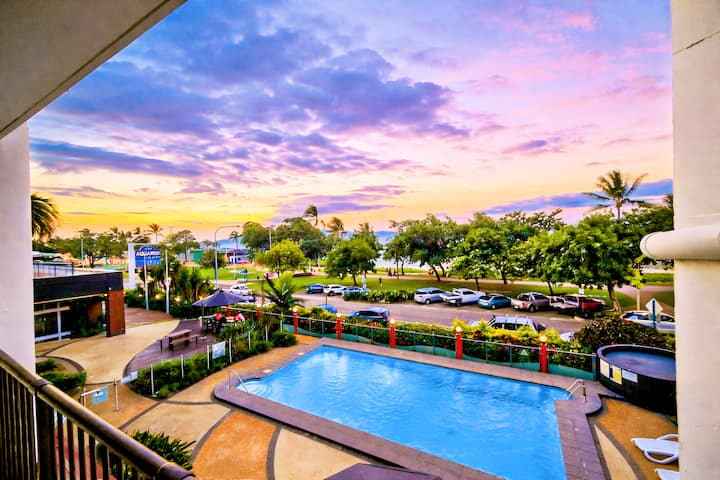 Beachfront Bliss | Poolside Studio + Island Views - Magnetic Island