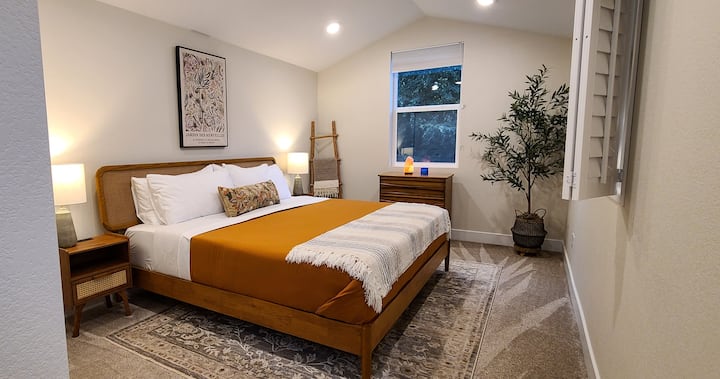 Detached Guesthouse | Downtown | Private Patio - Colorado