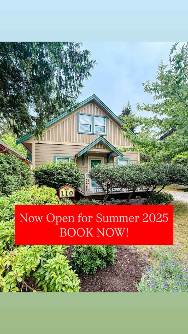Oceanside Resort: 3 Bed/2 Bath With Pool & Hot Tub - Parksville