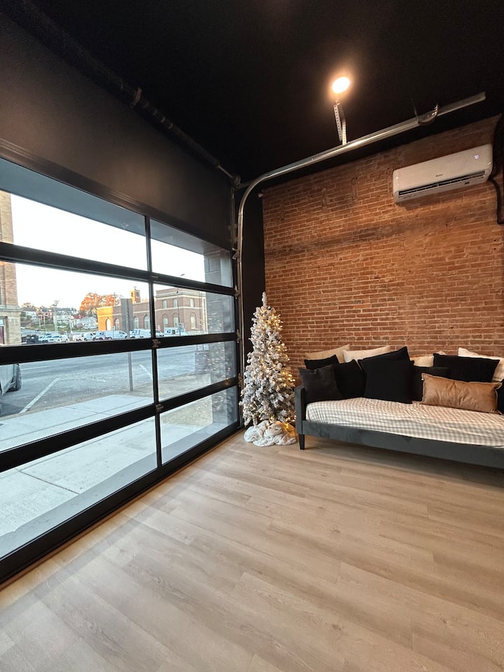 The Garage - Par 3 - Sidney, OH