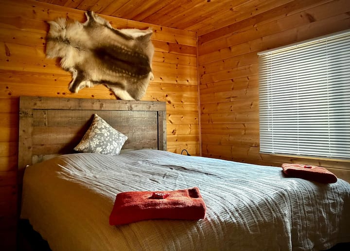 Mushers Cabin On A Sleddog Farm - Rocky Mountain House