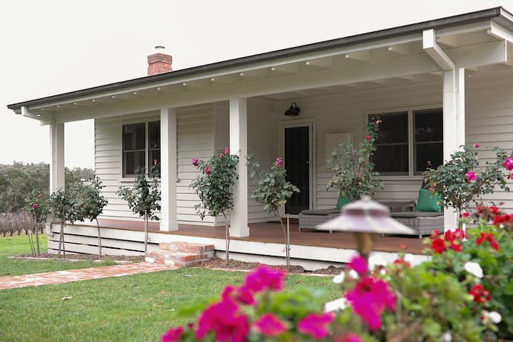 Romantic Cherry Tree Farmhouse Escape
Yarra Valley - Seville, Australia