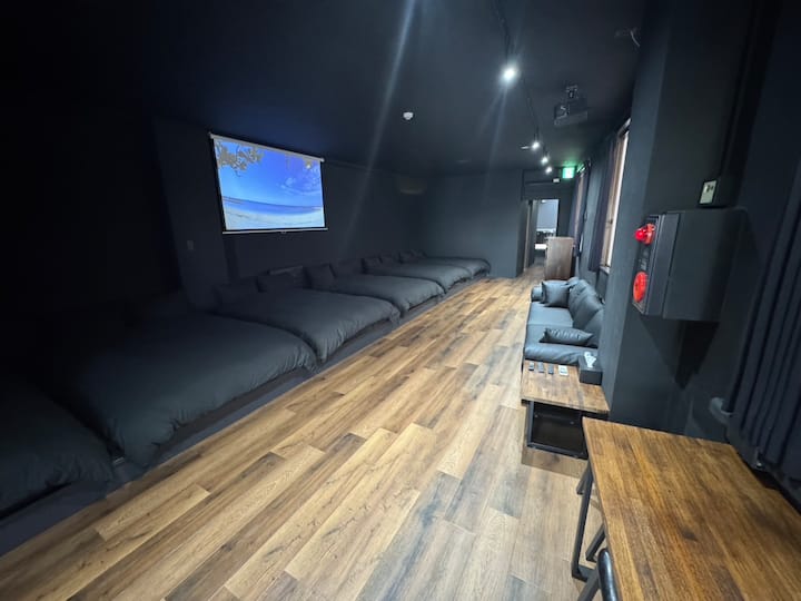 Black Penthouse Naha
最大12名宿泊可 118㎡
国際通り沿い 牧志駅徒歩5分 - Naha