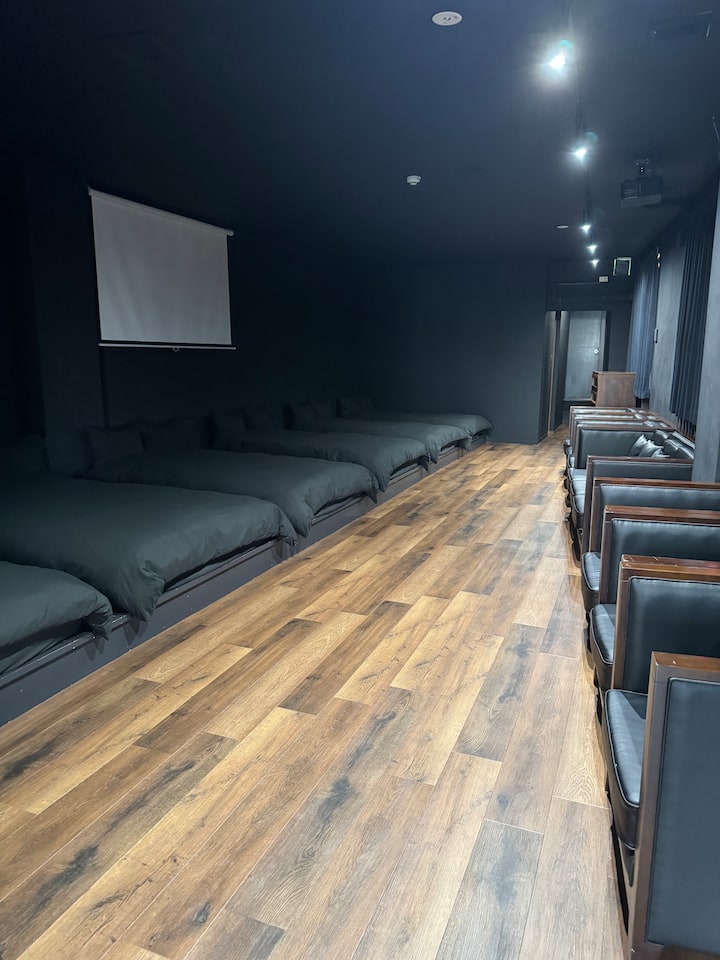 Black Penthouse Naha
最大12名宿泊可 118㎡
国際通り沿い 牧志駅徒歩5分 - Naha