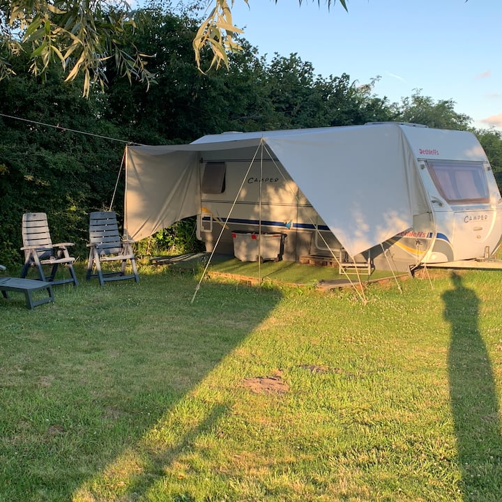 Een Leuke Caravan Te Huur - Hellevoetsluis
