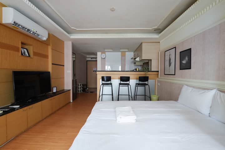 Km52# Ximen Mrt#taipei Main Station#monthly Promo - Taipei Railway Station