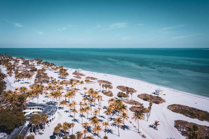 5 Min Walk To The Best Beach In America! - Siesta Key, FL