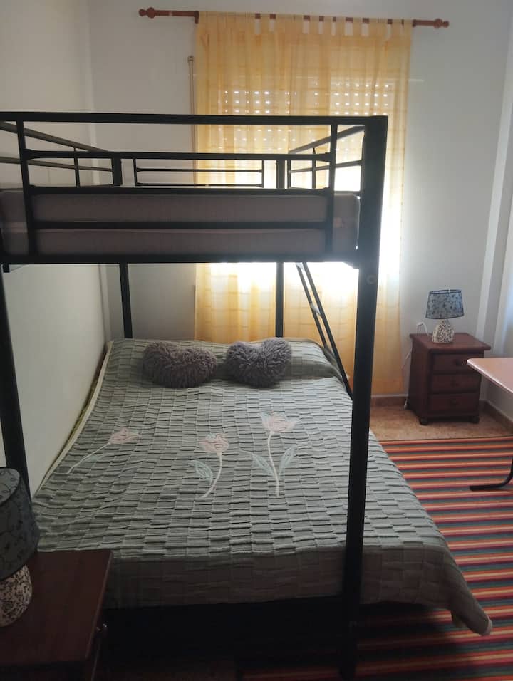 Habitación En Grande Casa - Los Alcázares