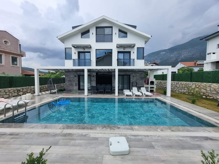 ÖLüdeniz Jakuzi Havuzlu 3+1 - Fethiye