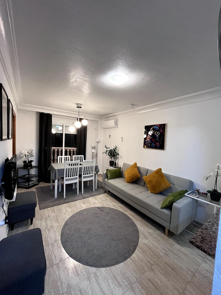 Family Beach Escape – 2br Apt, 200m To Sea - Torrevieja