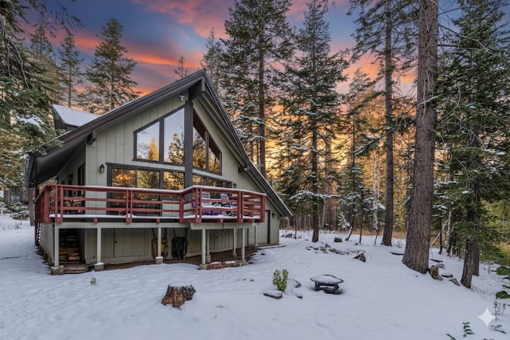 Little Meadow Cabin | Rustic Chic Escape - Camp Nelson, CA