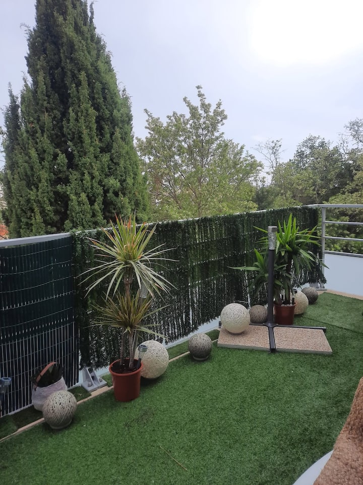 Apparemment Entier 2 Pièces - St-Laurent-du-Var