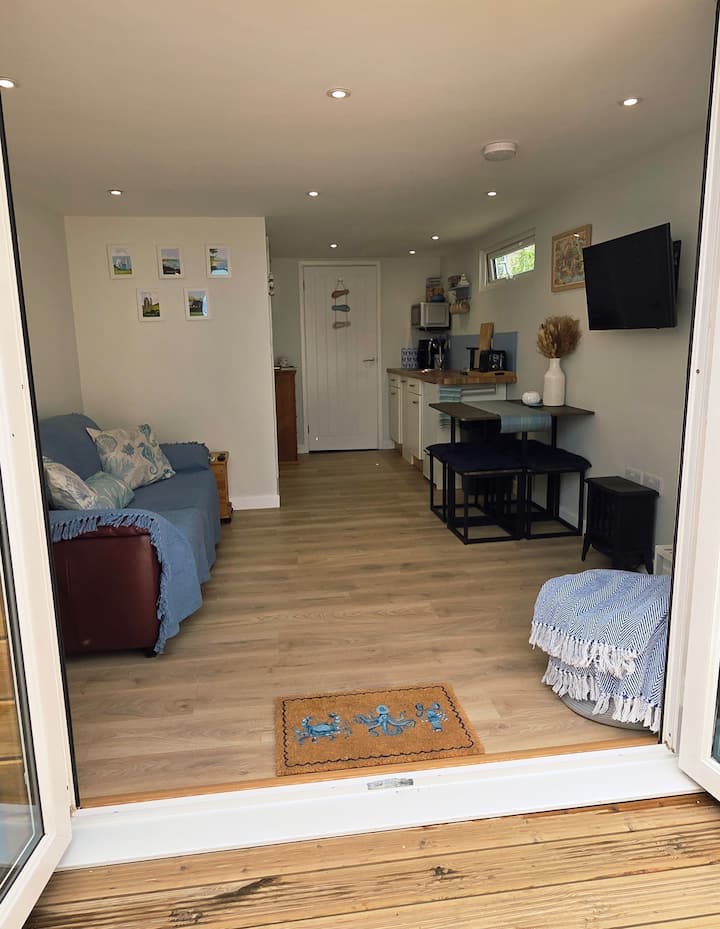 Seashell Lodge With Off Street Parking. - Swanage