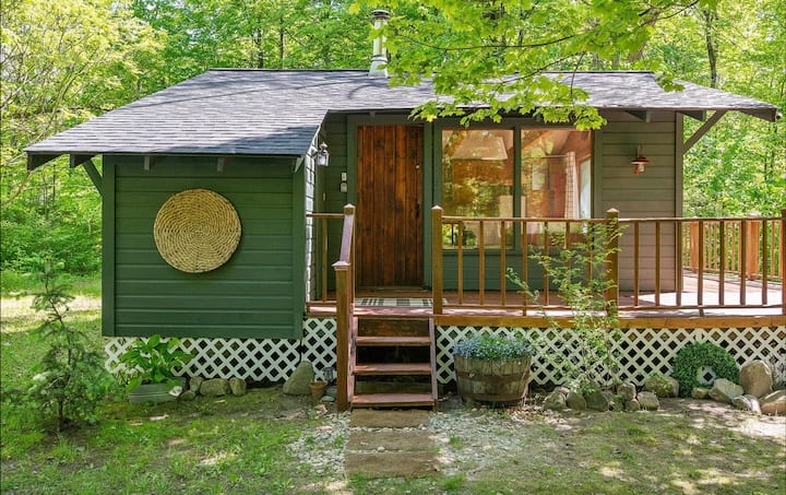 Spring In The Riverside Cabin - Middlebury, VT