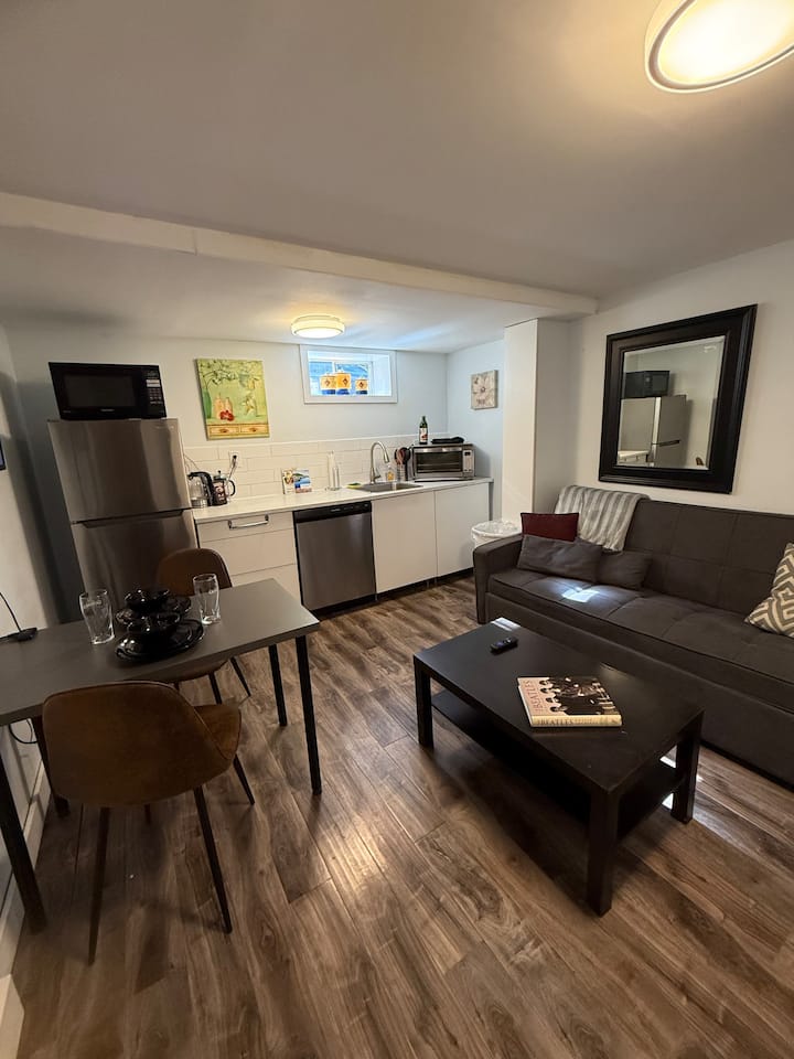 Adorable 2bdrm Near Mun&hospital - カナダ セント・ジョンズ