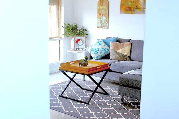 Bright And Spacious Sanctuary|4 Beds With Backyard - Joondalup