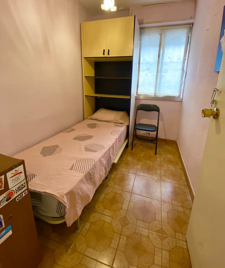 Compact Room-habitación Compacta - アリカンテ