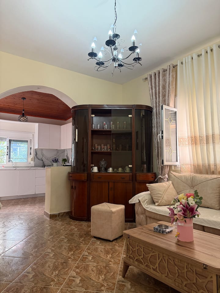 Central Nest Vlore | 3br Near Beach | Up To 8 - Valona