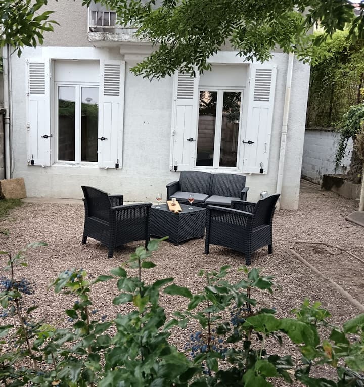 Appartement Avec Extérieur-centre Ville De Paray - Paray-le-Monial