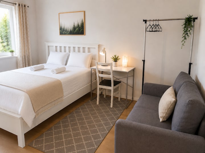 Cozy 2-bedroom Apartment- 300m To Metro & Shops - Helsinki