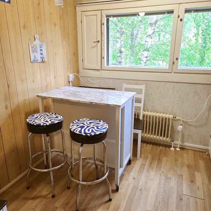 Cozy 2-bedroom Apartment- 300m To Metro & Shops - Helsinki