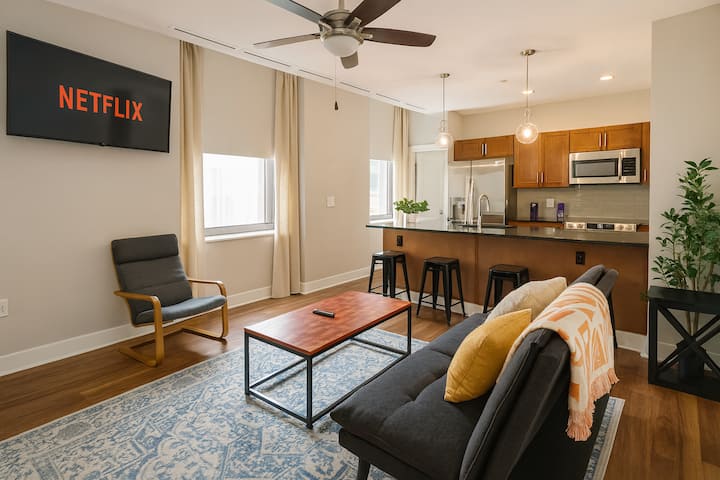 Modern Luxe Suite | Rock Hall, Stadiums, Casino - Cleveland