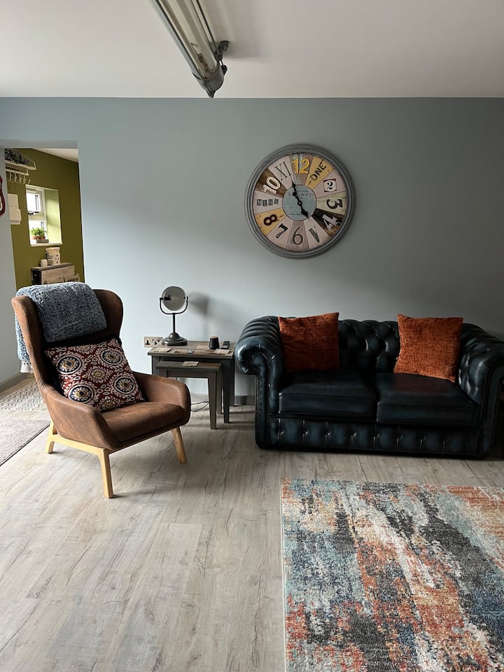 Modern Hideaway In Oxenholme-parking-tenplace - Kendal