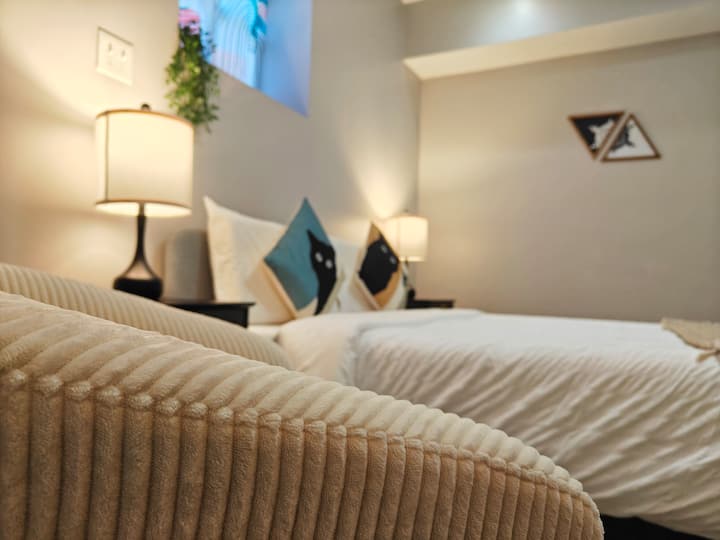 H Street Heart -
Entire Unit In Capitol Hill - Washington, D.C., DC