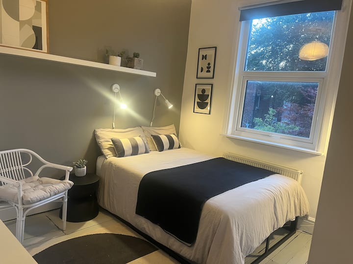 Double Room With Garden View. One Stop Piccadilly. - Manchester