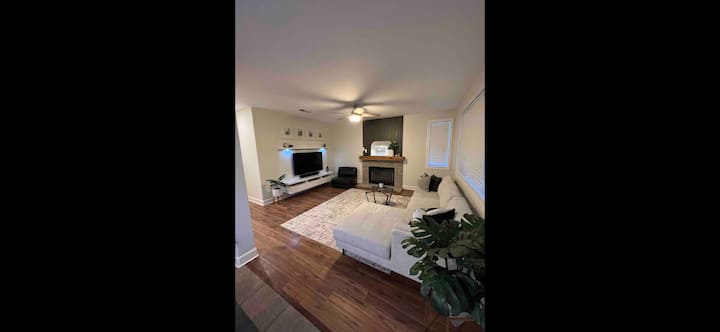 Work Crew Friendly Large Home - Tracy, CA