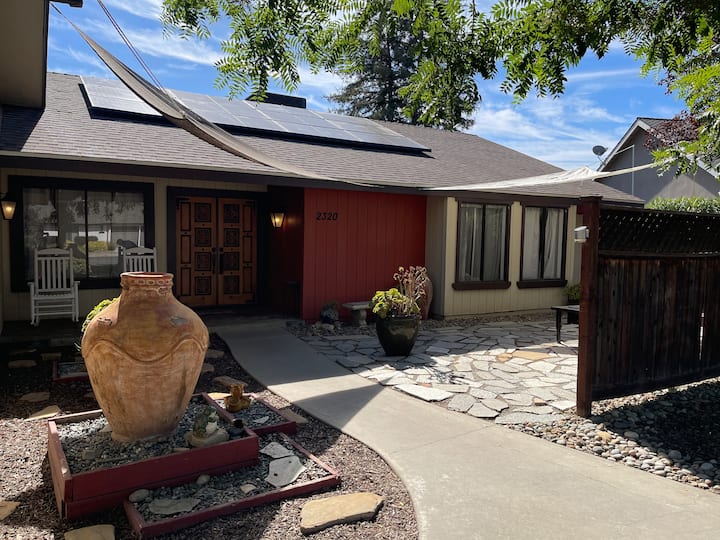 Casa De Hall - Visalia, CA