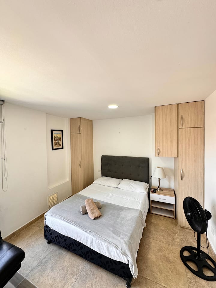 Loft Central A Plaza Mayor, Estadio, Mall, Market - Medellín, Colombia