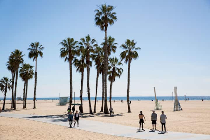 Best Area 2bd/2ba/parking By All - Venice Beach, CA