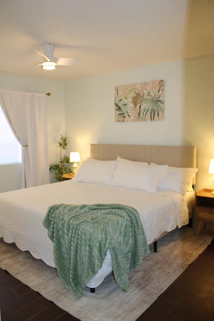 Modern 2br Condo W/ Pool Access - Mesa, AZ