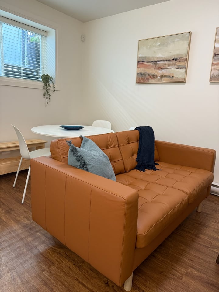 Charming & Cozy 2 Bed Suite North Vancouver - North Vancouver