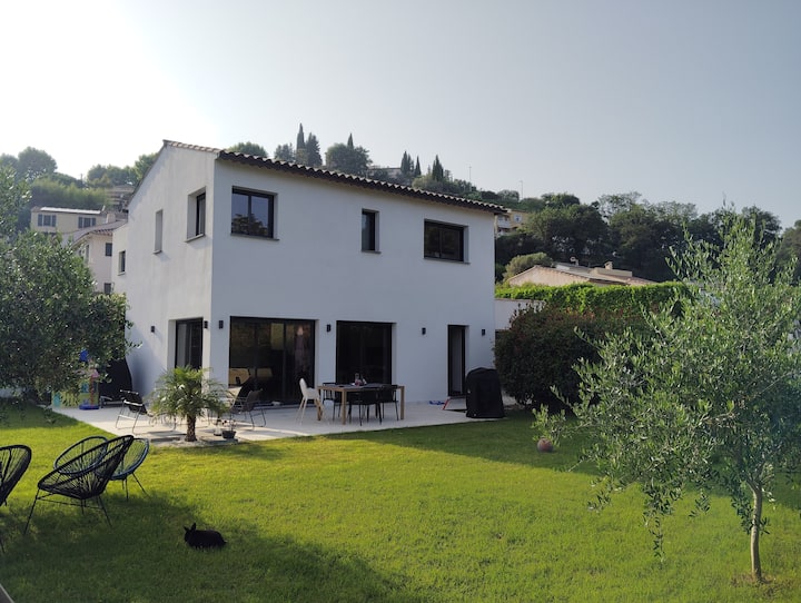 Belle Villa Au Calme - La Gaude