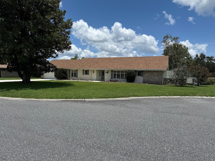 Lake Front Fishing - Leesburg