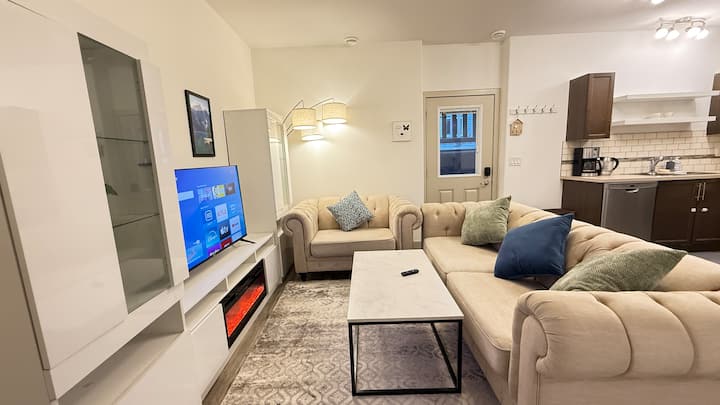 Red Deer Stay- 2br Private Suite - Red Deer