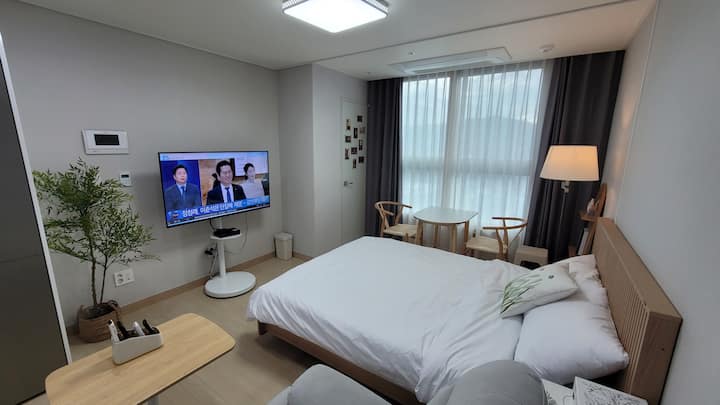 [Basilla_911] 잠실20분/신규오픈/ott6종,주차무료/리클라이쇼파/50"tv - 수택2동