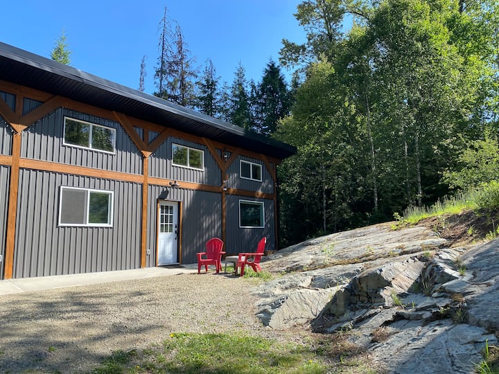 Ymir Pond View Guest House & Sauna - Salmo