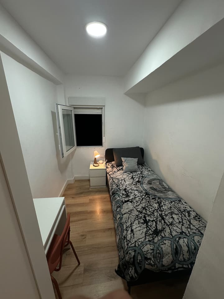 Un Habitacion Buena - Valencia