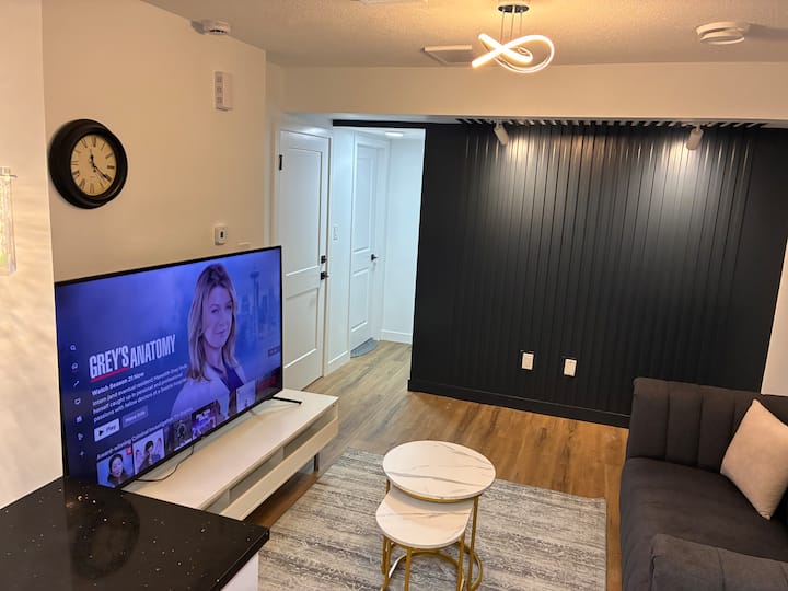 Safe And Serene Haven - Edmonton, Canada