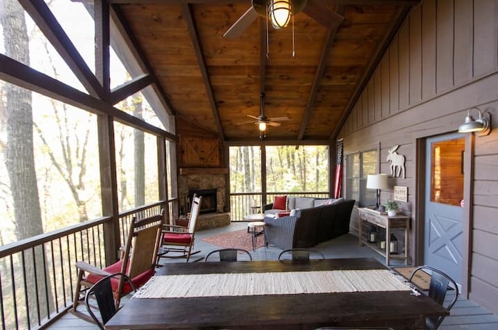 Hot Tub · Screened Porch · Dogs Ok · Blue Ridge - Cherry Log, GA