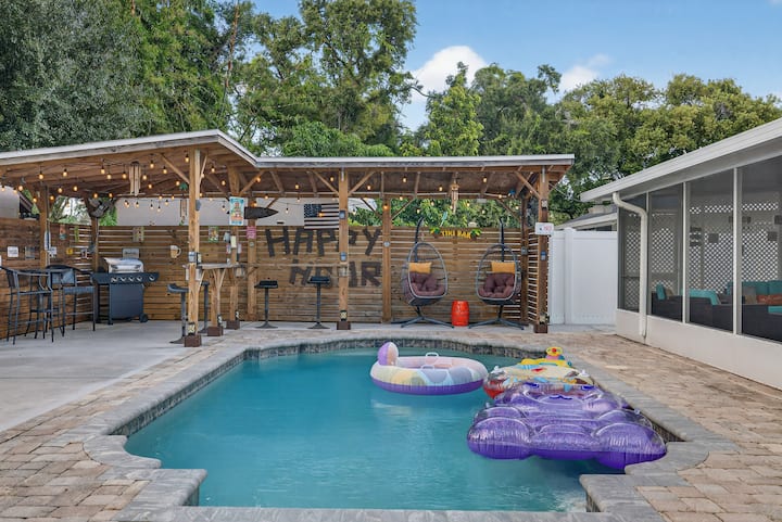 Suntropicalescape - Tampa, FL