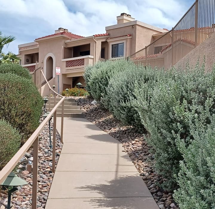 Beautiful Mountain View Condo - Fountain Hills, AZ