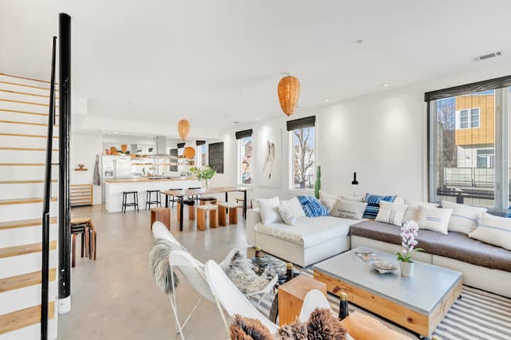 Light Filled Scandi-chic Apartment - Longmont, CO