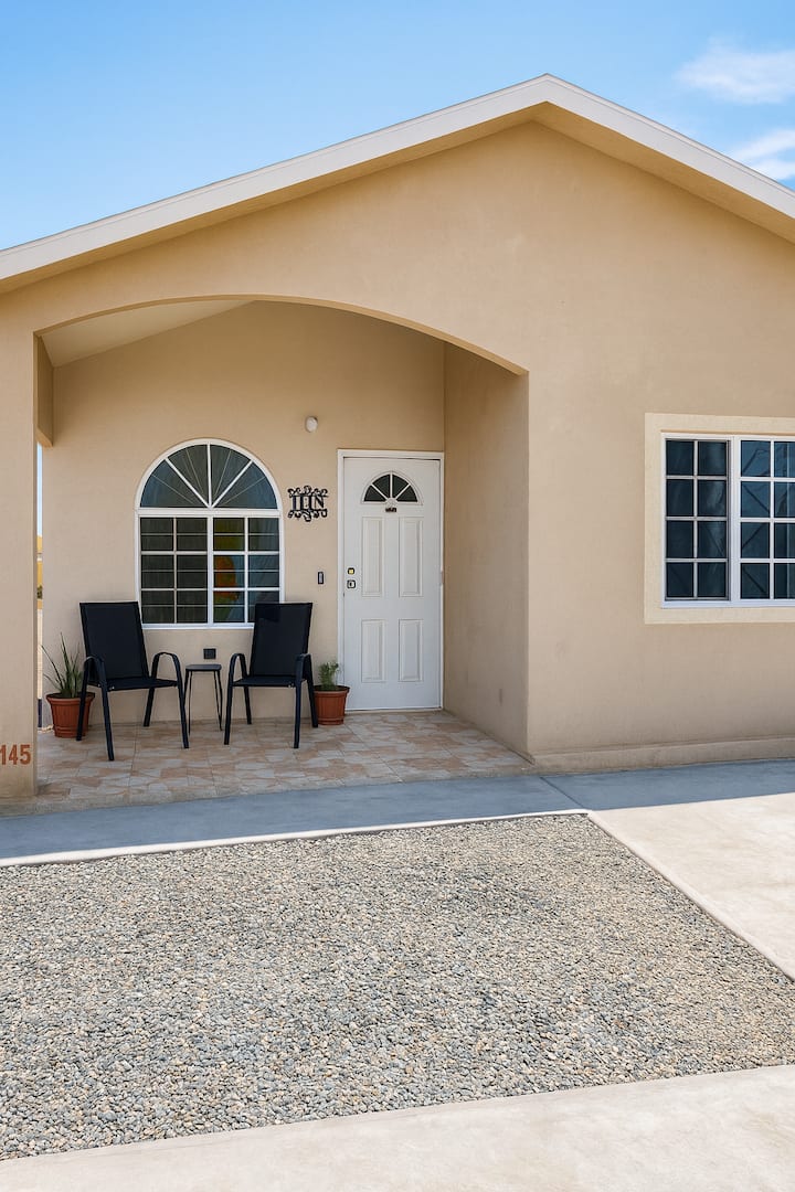 Cozy Haven Home Away From Home - Jamaica