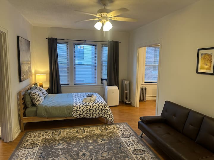 Cozy Studio By Med Campus 2 - Saint-Louis, MO